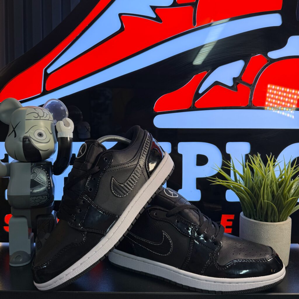 JORDAN R1 LOW CHAROL | Templo Sneakers